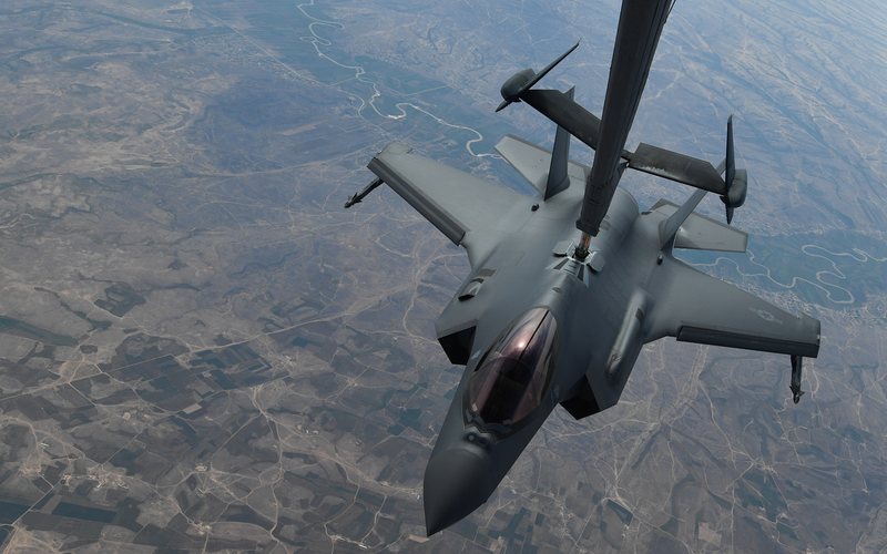 Primeira fase de instalação de novo hardware em caças F-35 é concluída