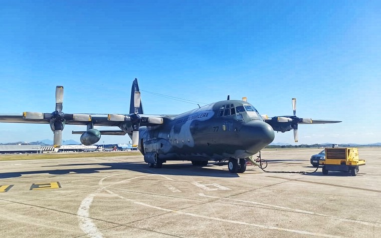 Hercules da FAB apoia combate a incêndio na Serra da Mantiqueira · AERO ...