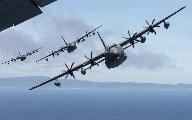 Hercules amplia capacidade de operações especiais · AERO Magazine