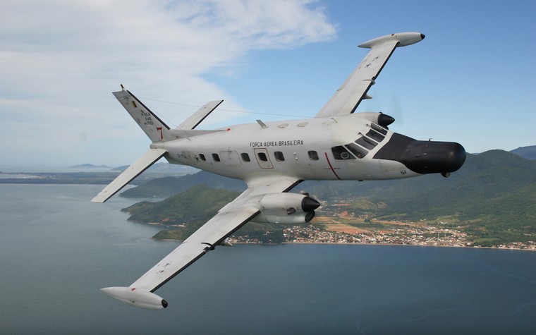 Pilotos iniciam treinamento no P-95 modernizado · AERO Magazine